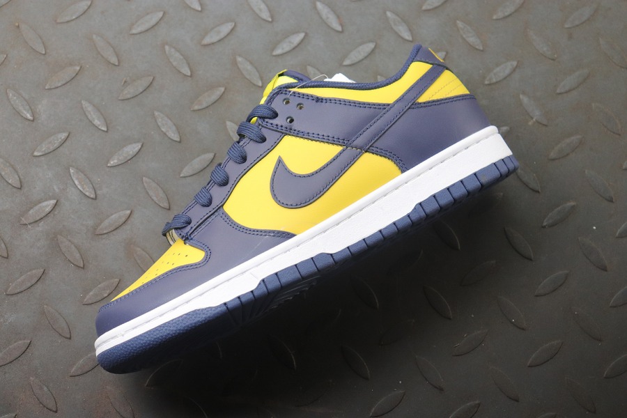 Dunk Low 'Michigan' 2021 - SneakerCool.com