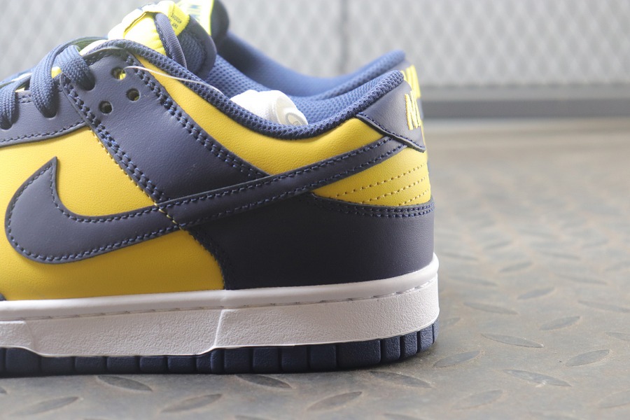 Dunk Low 'Michigan' 2021 - SneakerCool.com