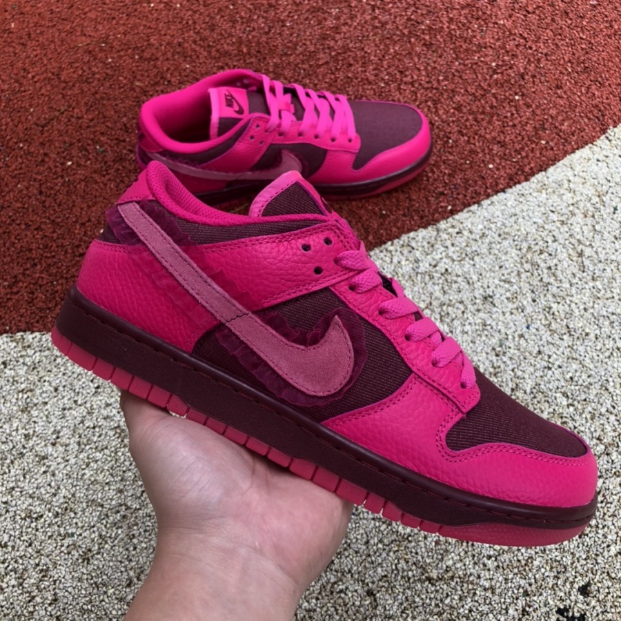 Dunk Low 'Valentine's Day' - SneakerCool.com
