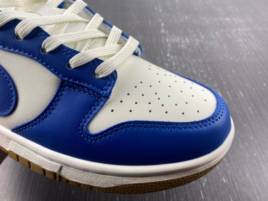 Dunk Low 'Kansas City Royals' - SneakerCool.com