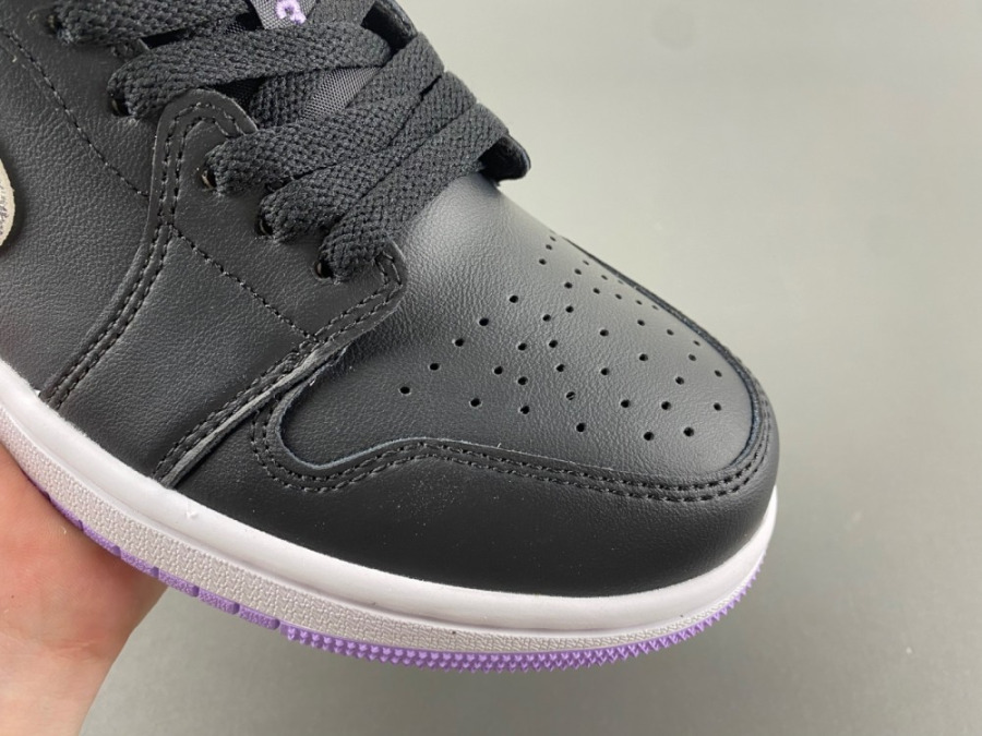 Air Jordan 1 Low SE GS 'Houndstooth' - SneakerCool.com